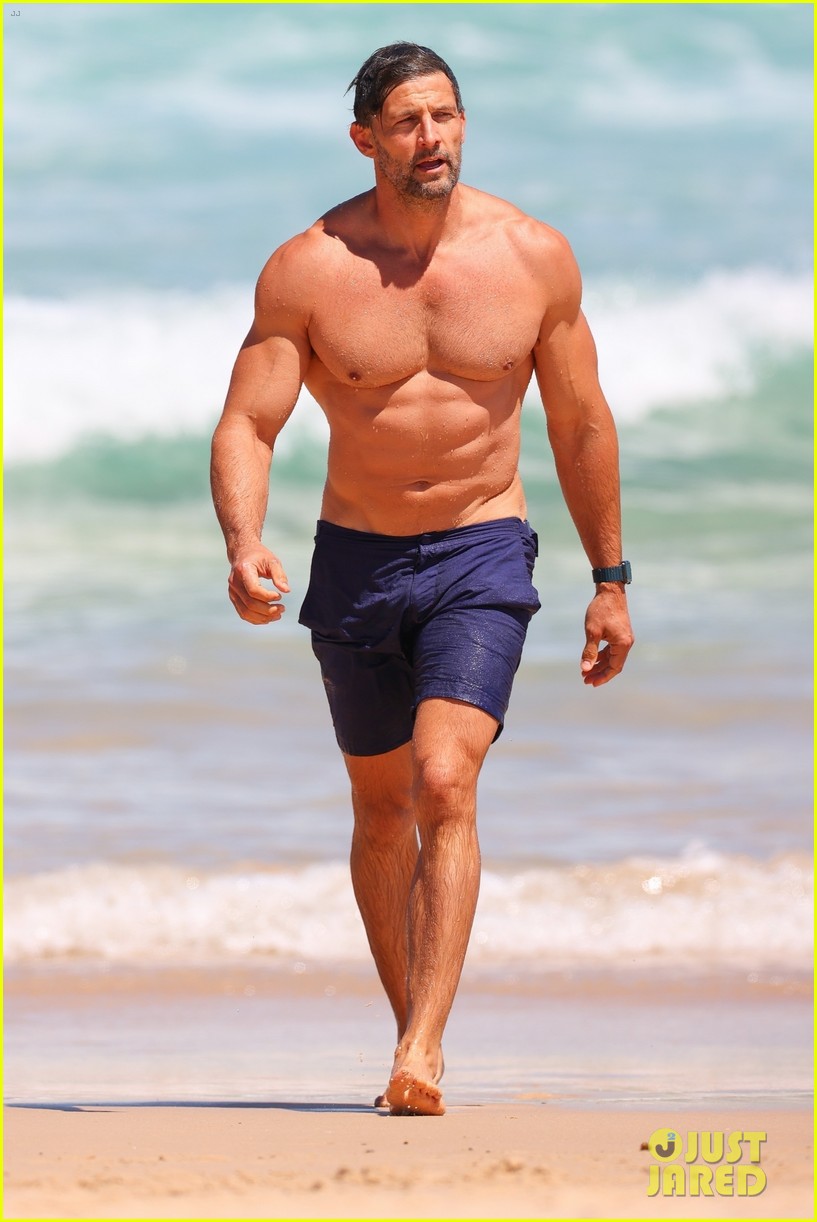 Australia's First 'Bachelor' Star Tim Robards Looks So Hot in These New ...