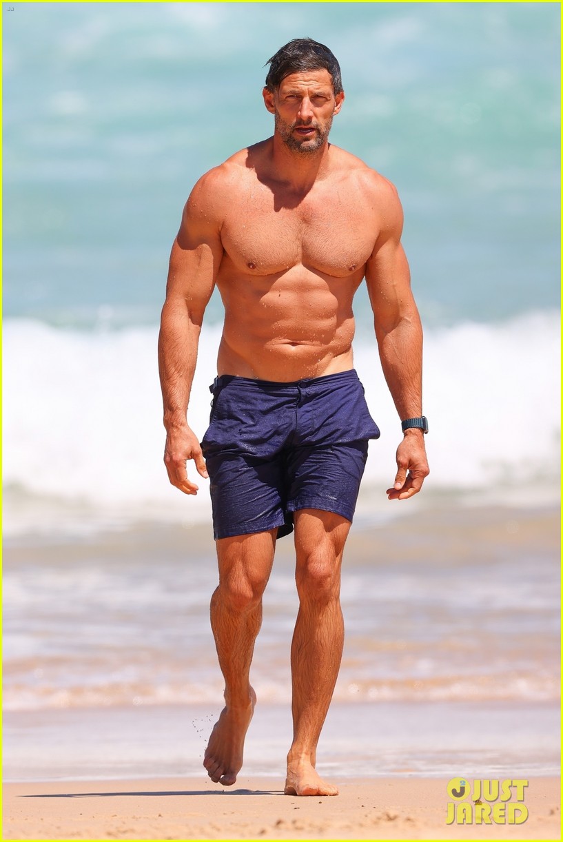 Australia's First 'Bachelor' Star Tim Robards Looks So Hot in These New ...