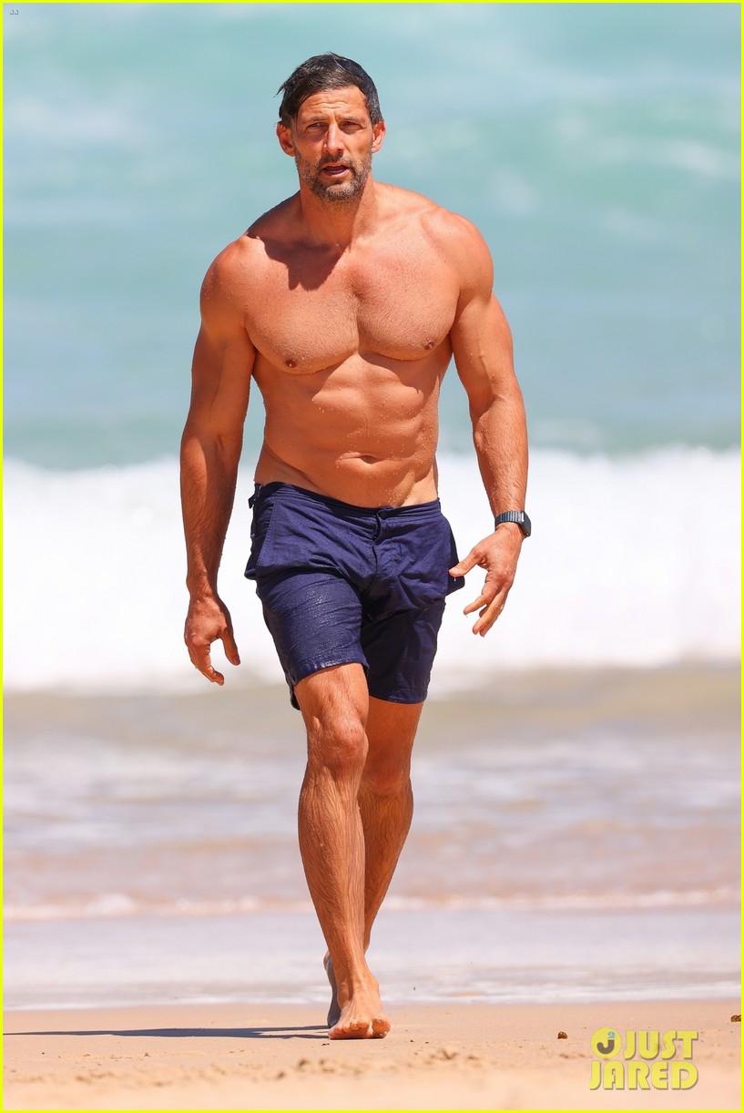 Australia's First 'Bachelor' Star Tim Robards Looks So Hot in These New ...