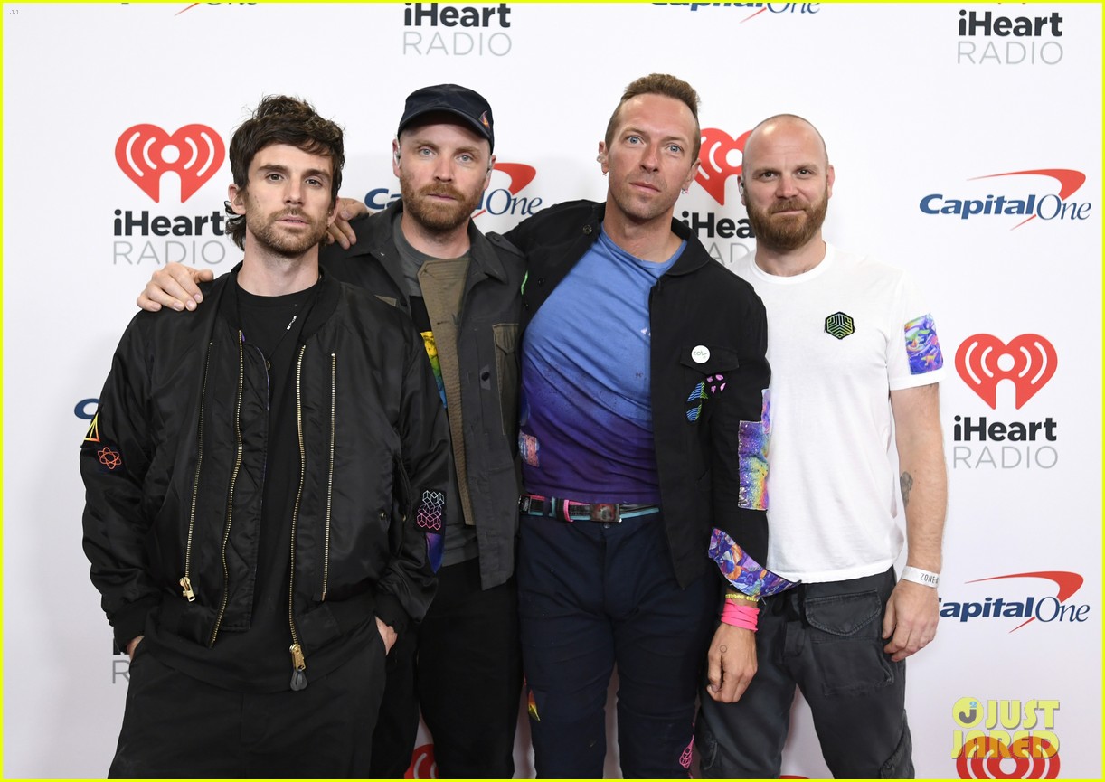 Selena Gomez Announces Collaboration With Coldplay: Photo 4638383 ...