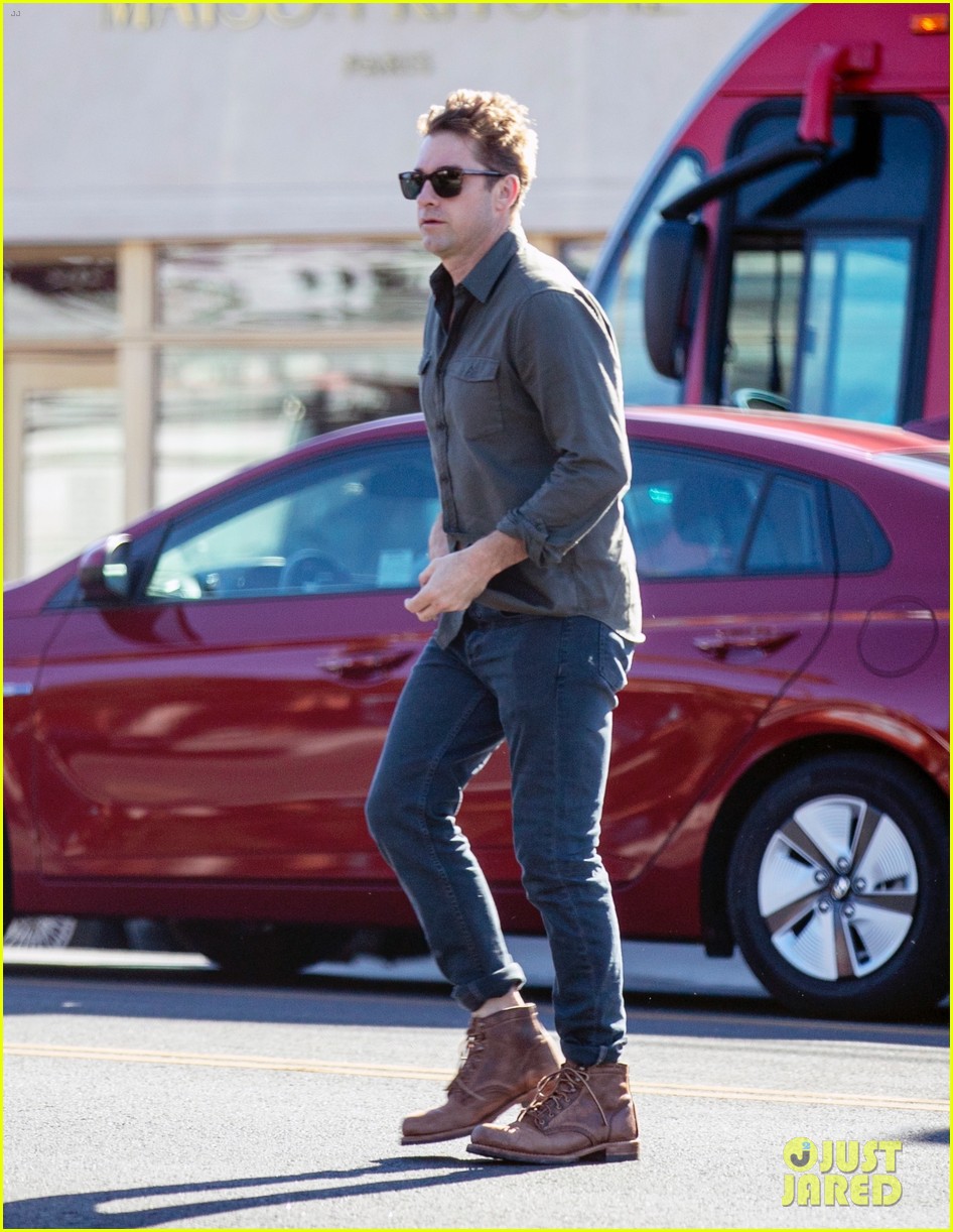Scott Speedman & Pregnant Girlfriend Lindsay Rae Hofmann Run Errands ...