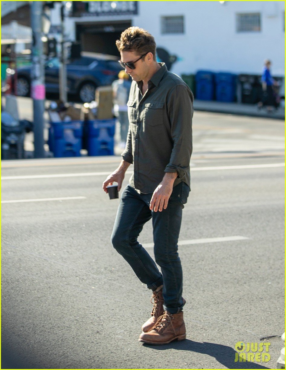 Scott Speedman & Pregnant Girlfriend Lindsay Rae Hofmann Run Errands ...