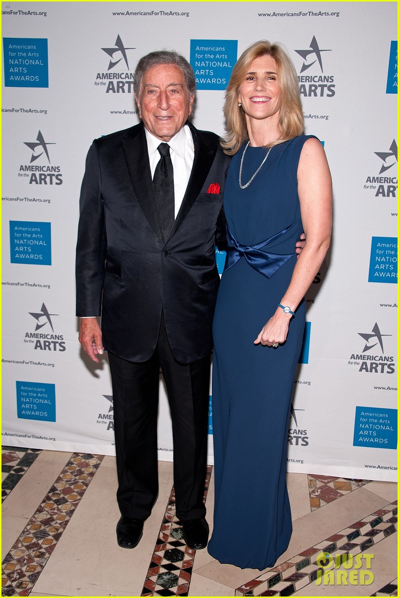 Tony Bennett's Wife Susan Crow Says He 'Doesn't Know' He Has Alzheimer's Disease: Photo 4637671 ...
