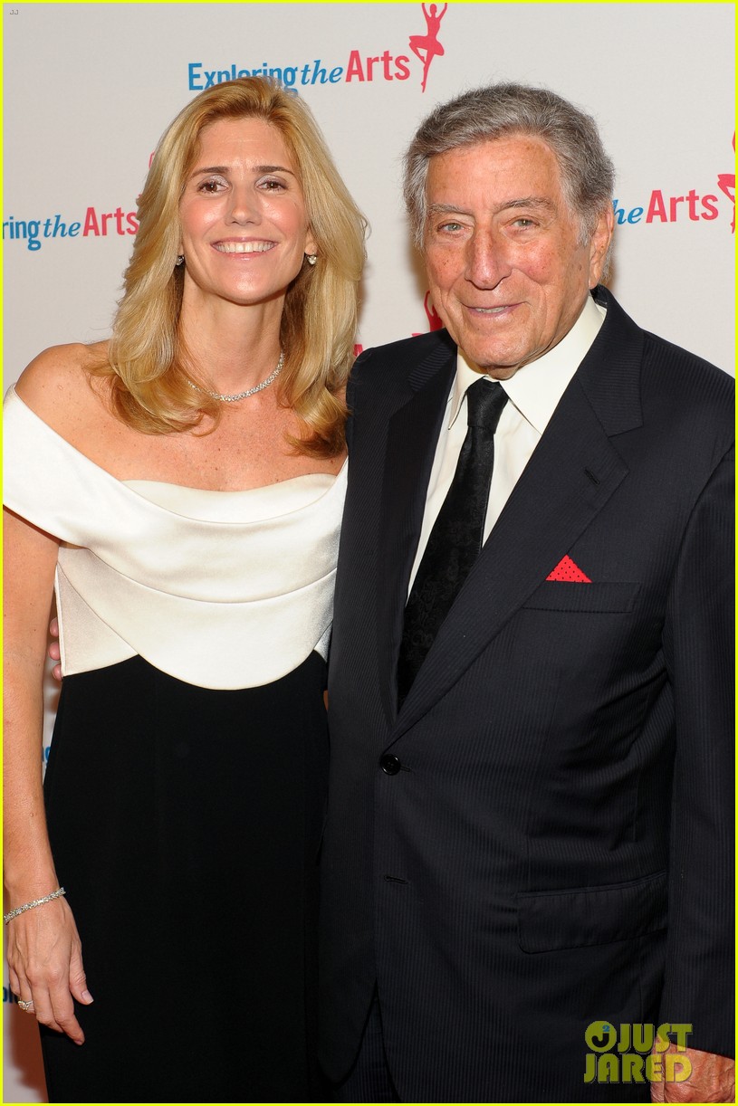 Tony Bennett's Wife Susan Crow Says He 'Doesn't Know' He Has Alzheimer's Disease: Photo 4637673 ...