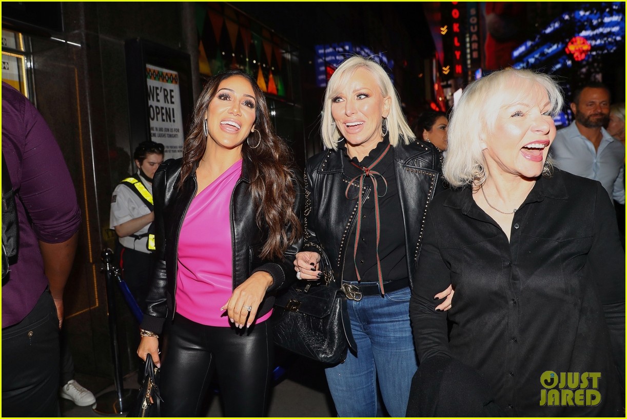 Teresa Giudice Shows Off Her Engagement Ring During Night Out with ...