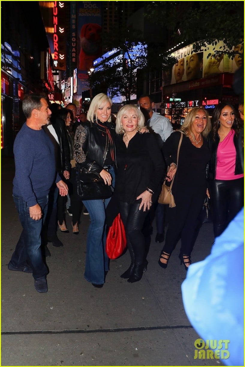 Teresa Giudice Shows Off Her Engagement Ring During Night Out with ...