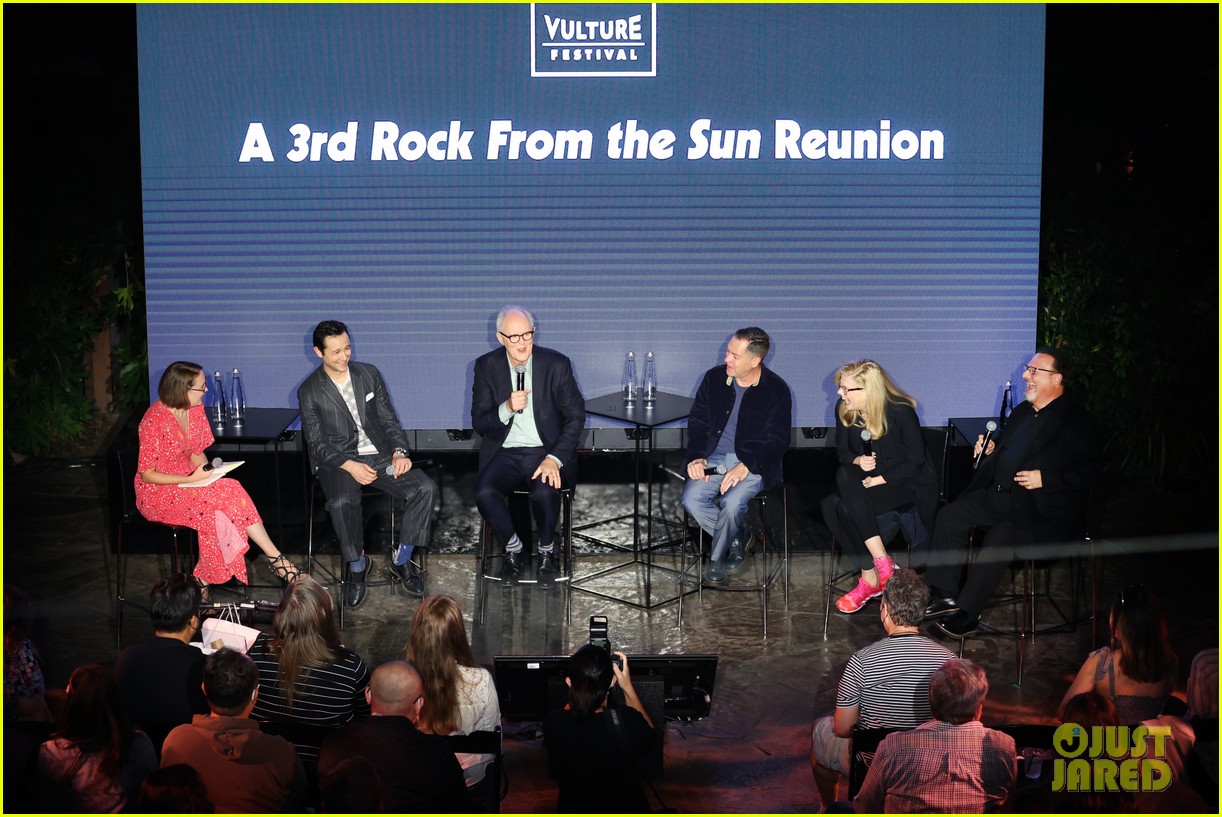 Joseph Gordon-Levitt Reunites With '3rd Rock From The Sun' Cast For ...