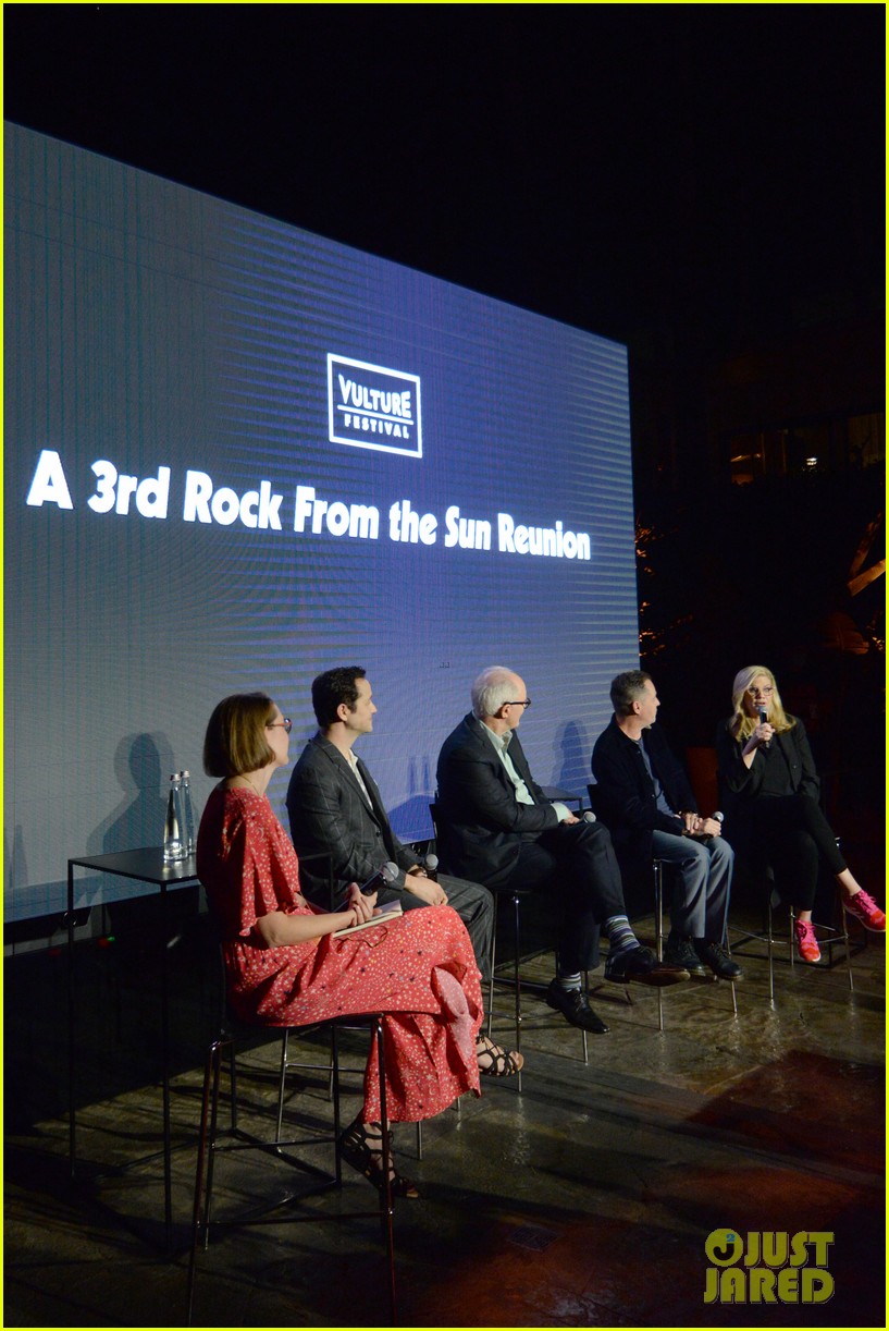 Joseph Gordon-Levitt Reunites With '3rd Rock From The Sun' Cast For ...