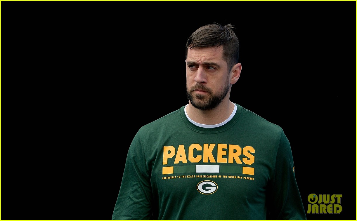Aaron Rodgers Has COVID-19, Is Reportedly Unvaccinated After Telling ...
