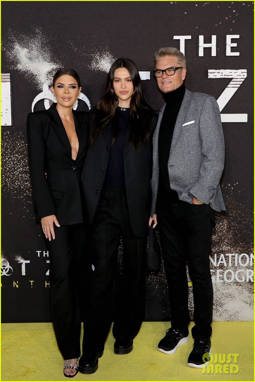 Amelia Hamlin Joins Parents Lisa Rinna & Harry Hamlin at 'Anthrax ...