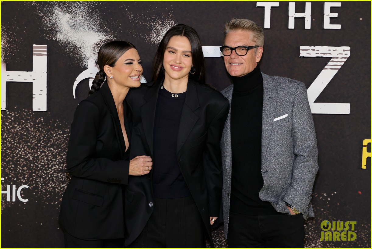 Amelia Hamlin Joins Parents Lisa Rinna & Harry Hamlin at 'Anthrax ...