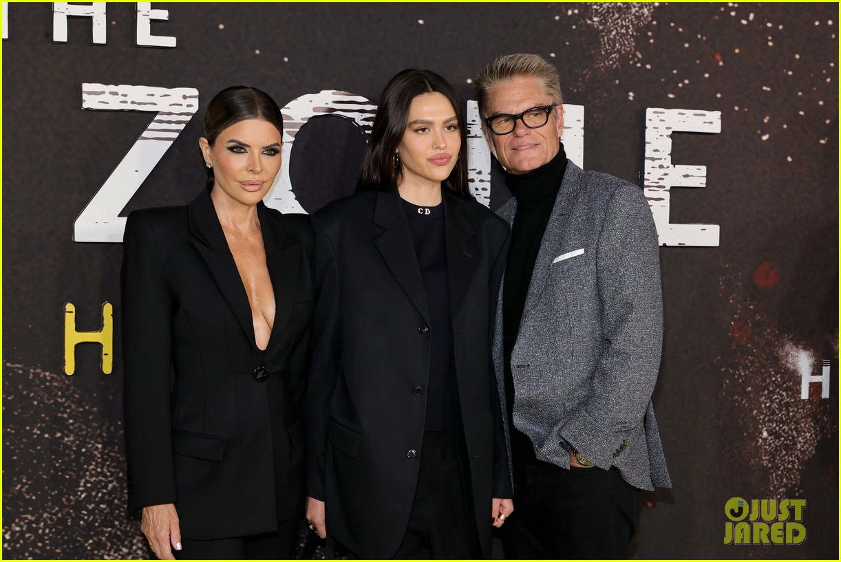 Amelia Hamlin Joins Parents Lisa Rinna & Harry Hamlin at 'Anthrax ...