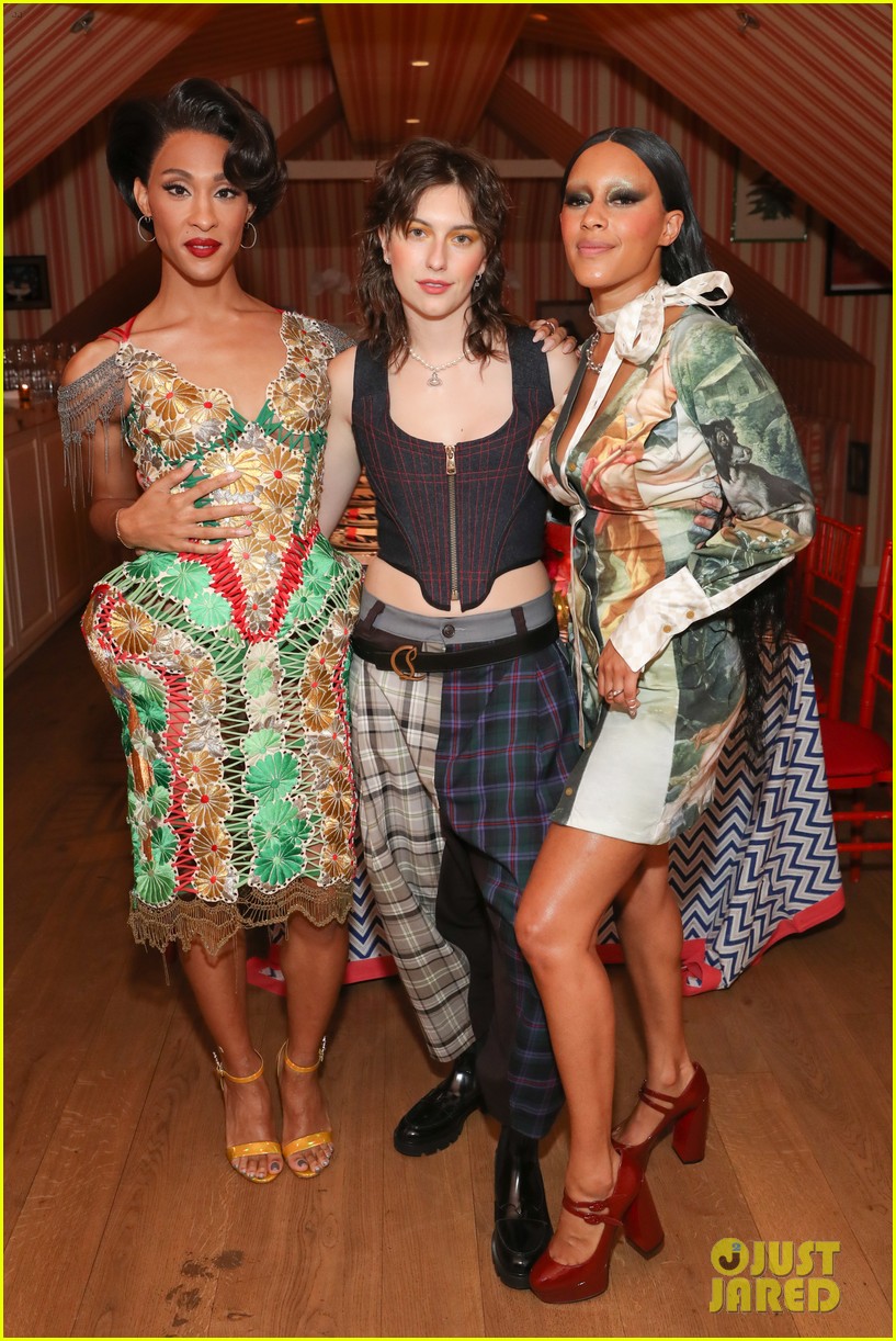 Photo: ari fournier cole sprouse janelle monae maria bakalova more ...