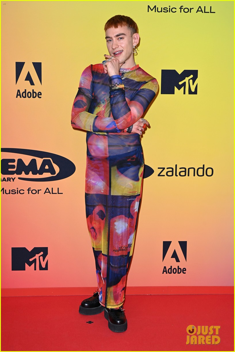 Kim Petras, Olly Alexander, Maneskin & More Hit the Red Carpet at MTV ...