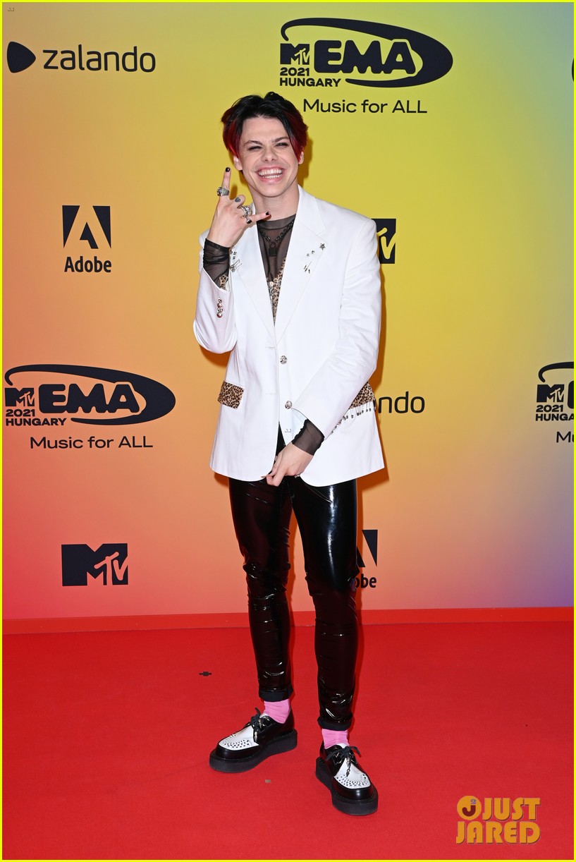Kim Petras, Olly Alexander, Maneskin & More Hit the Red Carpet at MTV ...