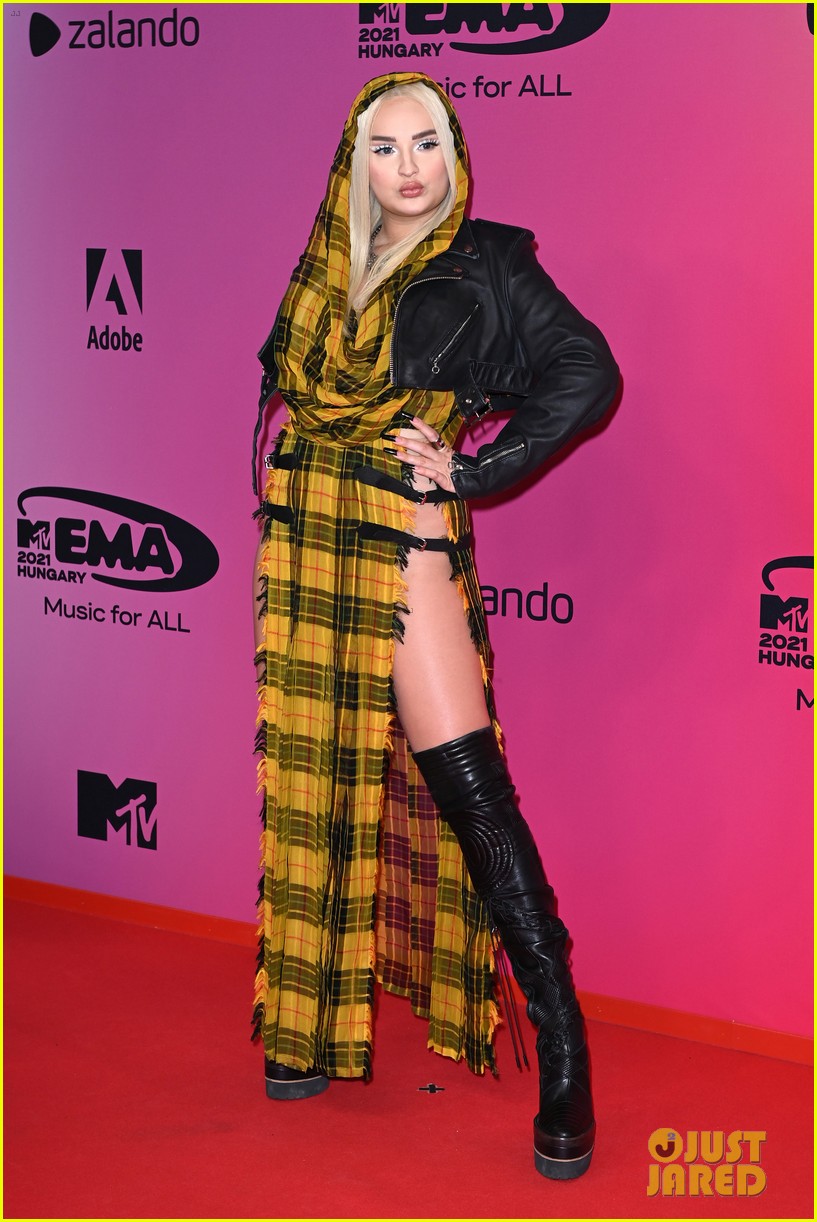 Kim Petras, Olly Alexander, Maneskin & More Hit the Red Carpet at MTV ...