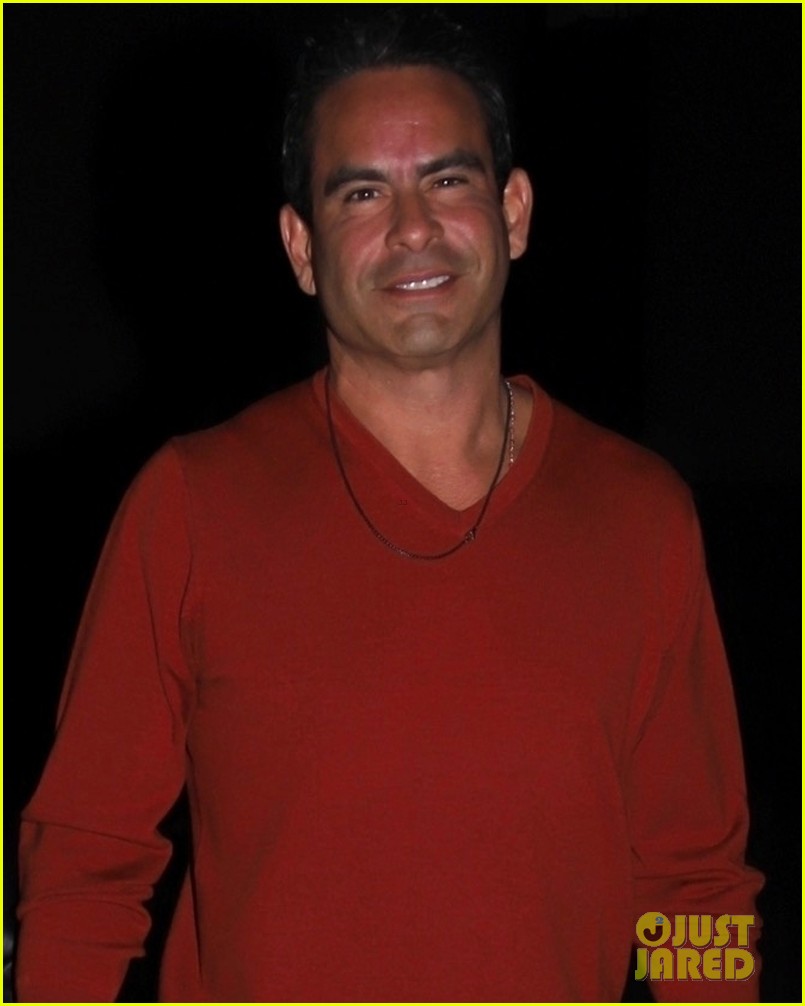 Teresa Giudice & Fiance Louie Ruelas Hold Hands During Night Out in New ...