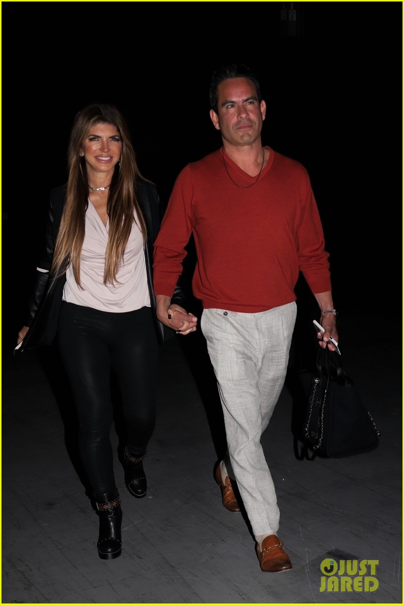 Teresa Giudice & Fiance Louie Ruelas Hold Hands During Night Out in New ...