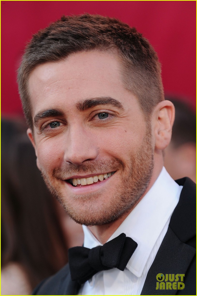 Jake Gyllenhaal Is Trending Ahead of Taylor Swift's Release of 'All Too ...