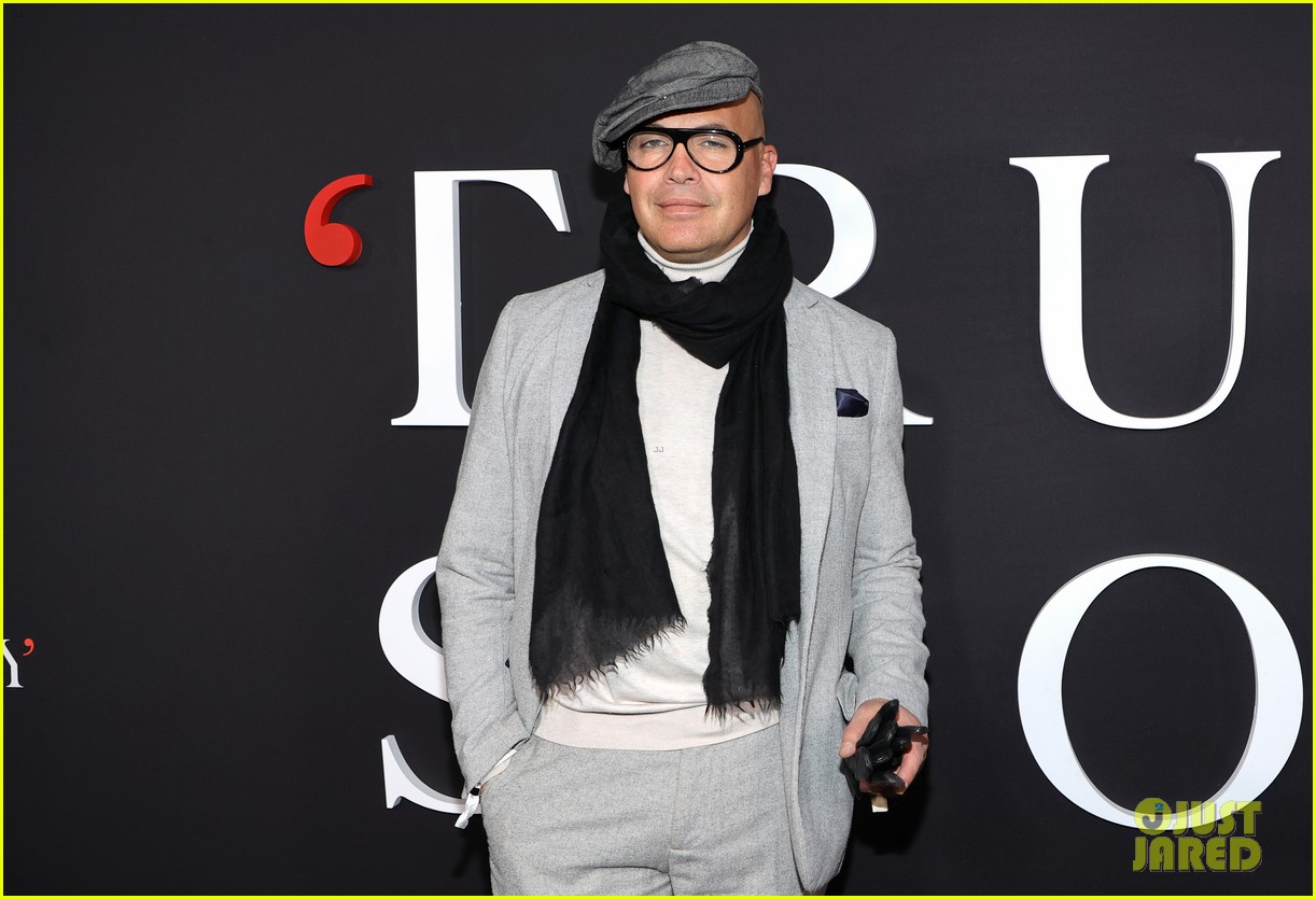 Kevin Hart Joins Co-Stars Tawny Newsome & Billy Zane at 'True Story ...