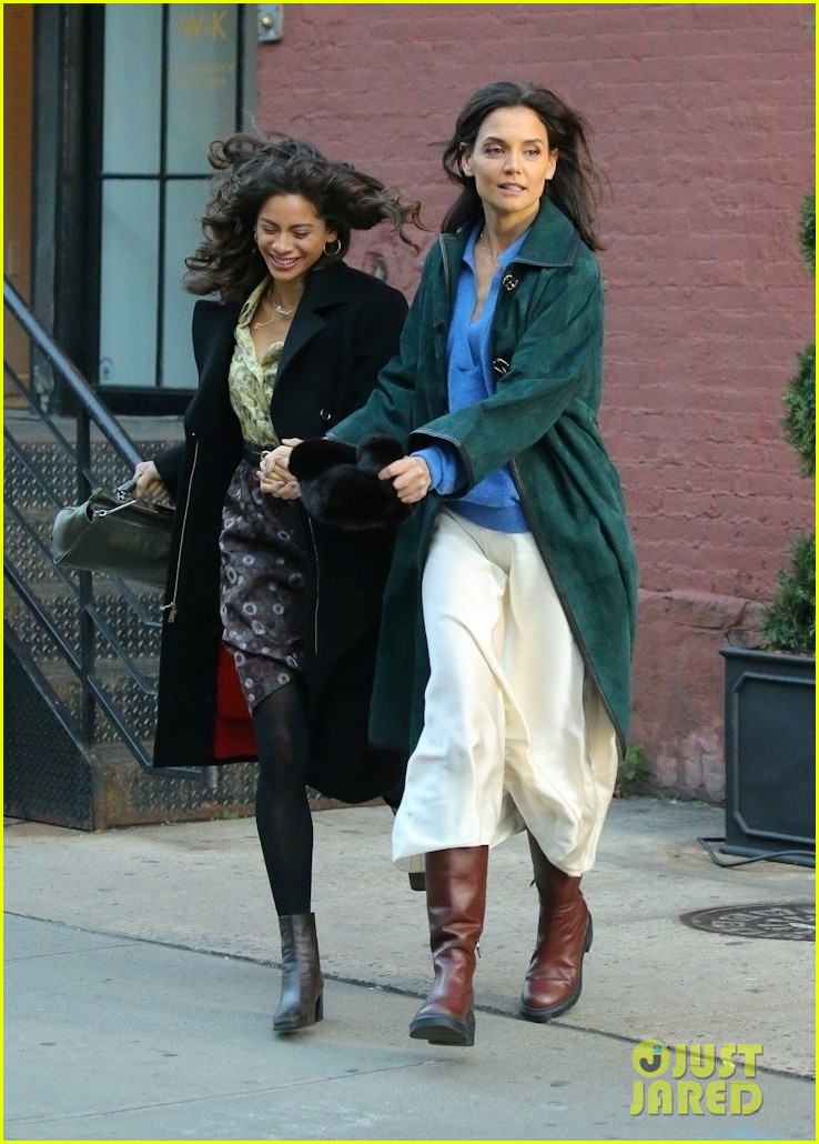 Katie Holmes & Co-Star Julia Mayorga Hold Hands While Filming Upcoming ...