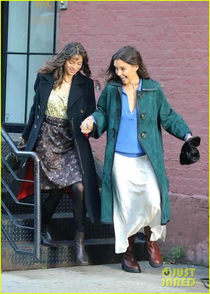 Katie Holmes & Co-Star Julia Mayorga Hold Hands While Filming Upcoming ...