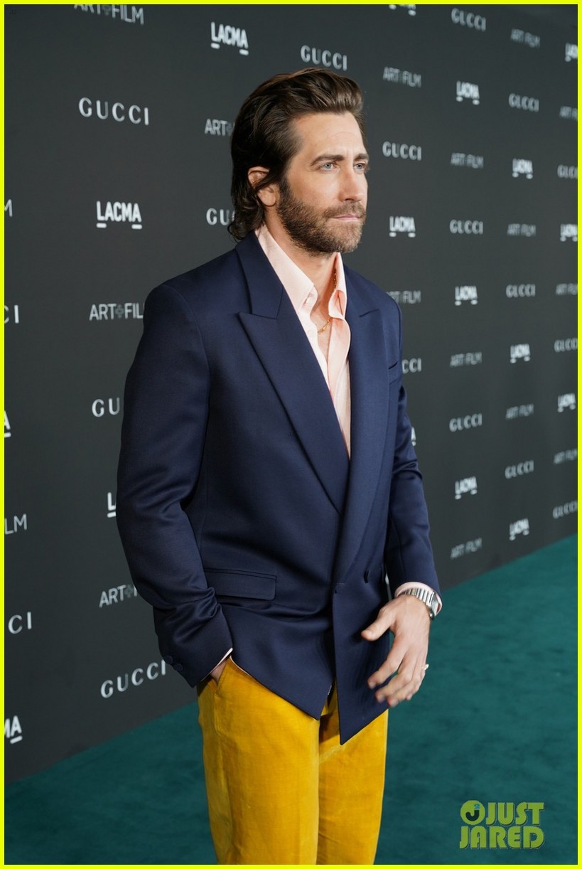 Jake Gyllenhaal Joins Big Sister Maggie at LACMA Gala 2021: Photo ...