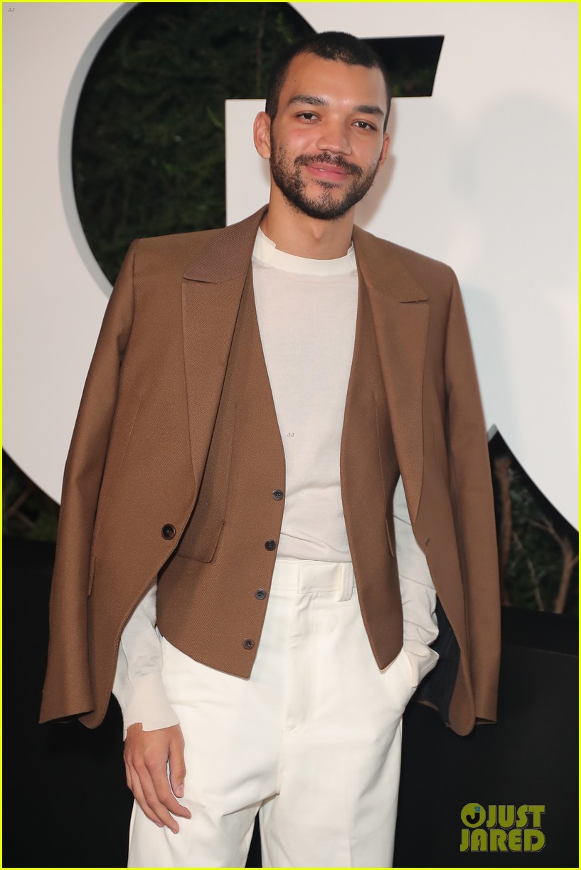 Justice Smith Makes Red Carpet Debut With Boyfriend Nicholas Ashe ...