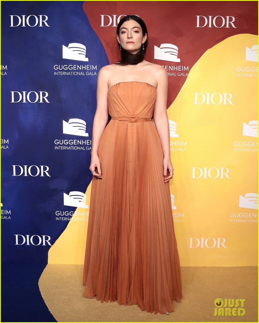 Photo: lorde gold suit guggenheim gala 15 | Photo 4662438 | Just Jared ...