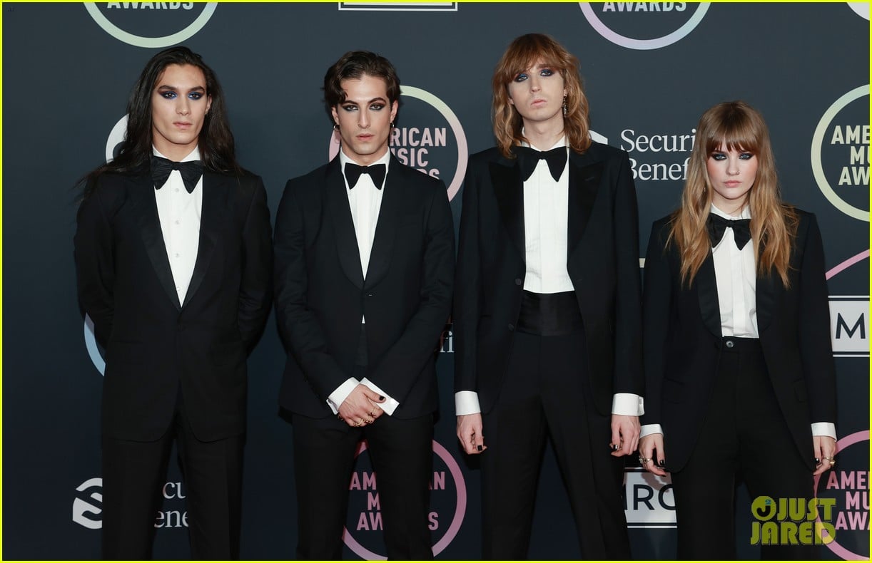 'Beggin' Singers Maneskin Suits Up for American Music Awards 2021 ...