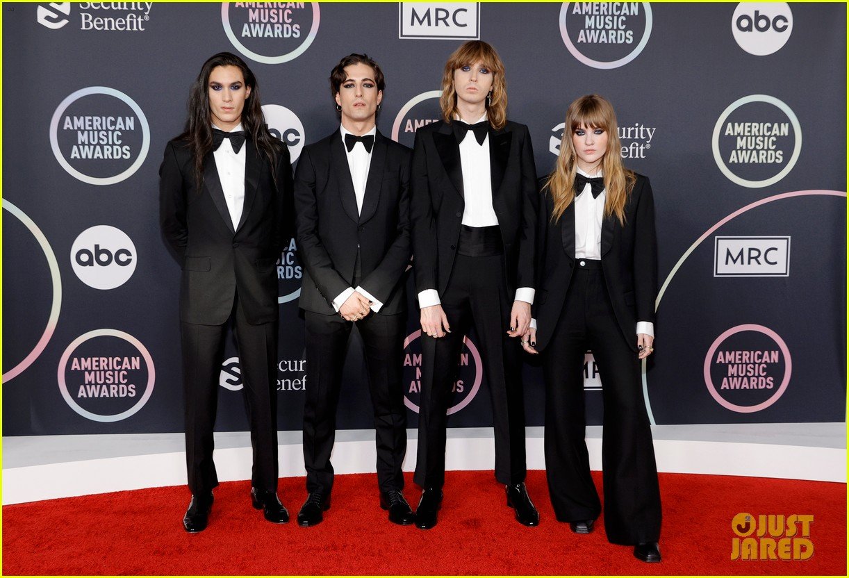 'Beggin' Singers Maneskin Suits Up for American Music Awards 2021 ...