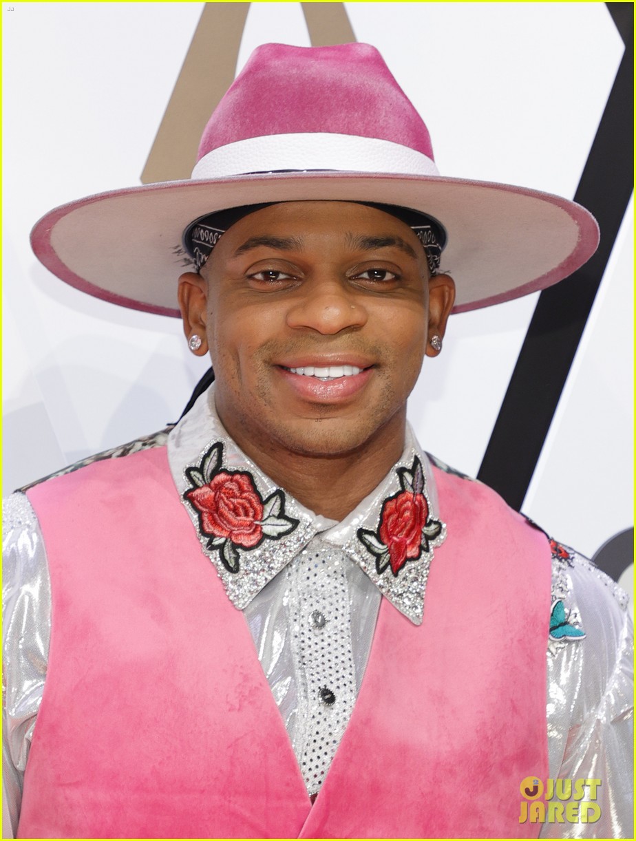 Maren Morris & Gabby Barrett Couple Up With Their Hubby's At The CMA ...