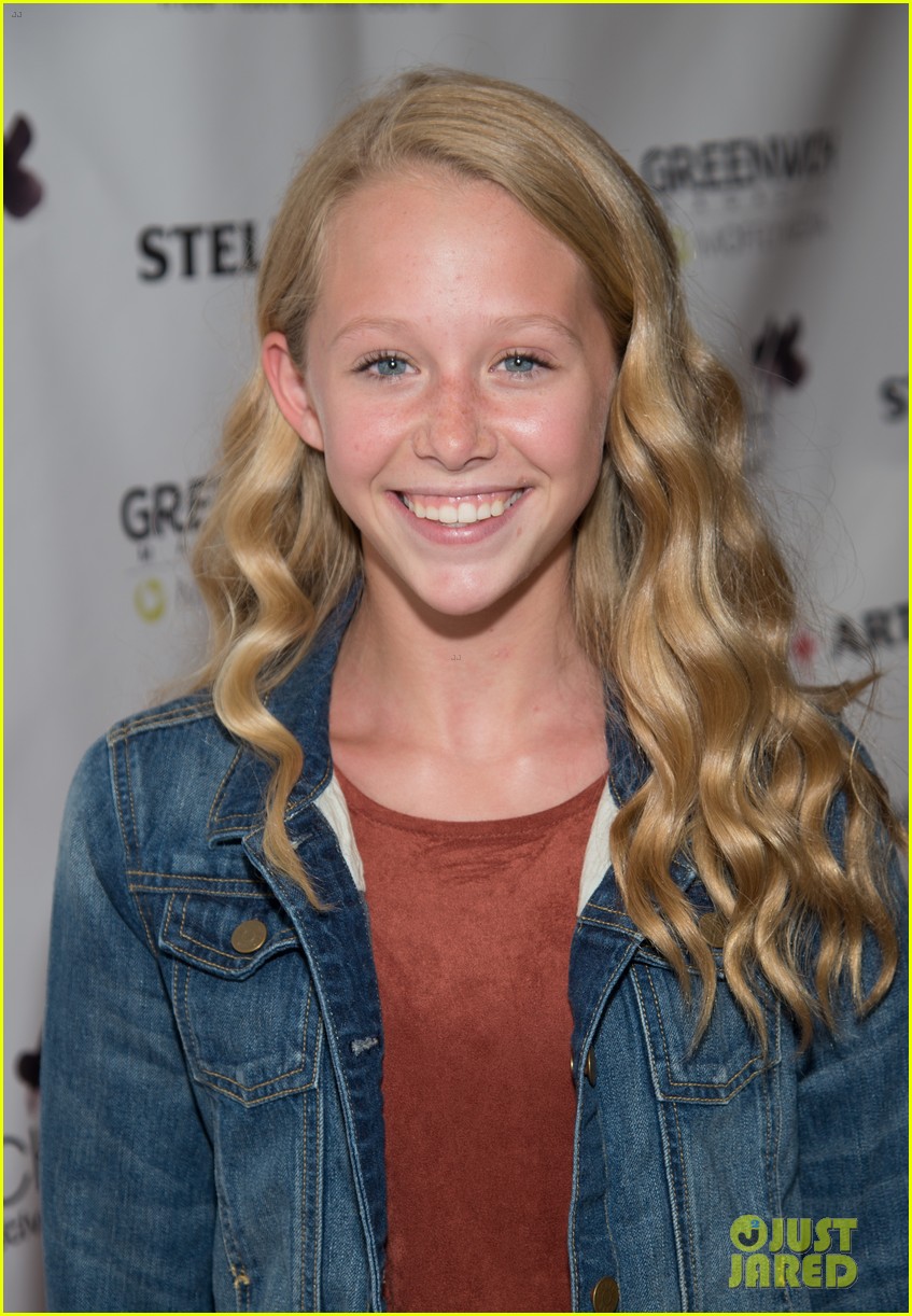 Netflix's Miranda McKeon, 19, Undergoes Double Mastectomy to Become ...