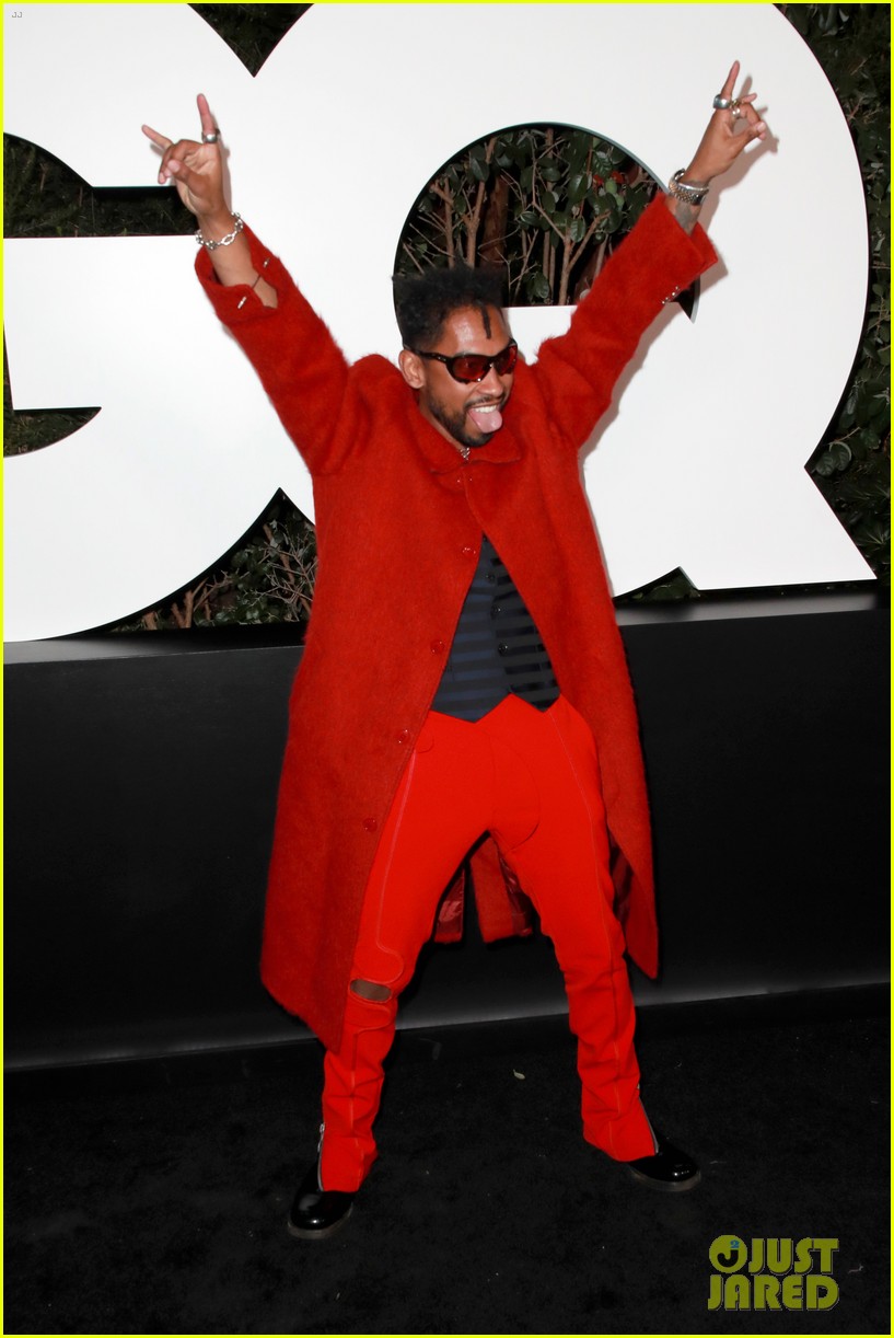 Lil Nas X Goes Shirtless For Performance During GQ Men of the Year ...