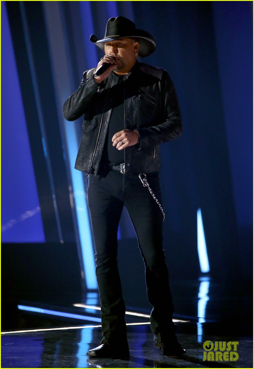 Thomas Rhett, Kane Brown, & Luke Combs Arrive in Style for CMA Awards ...