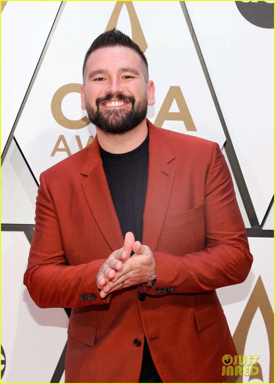 Thomas Rhett, Kane Brown, & Luke Combs Arrive in Style for CMA Awards ...