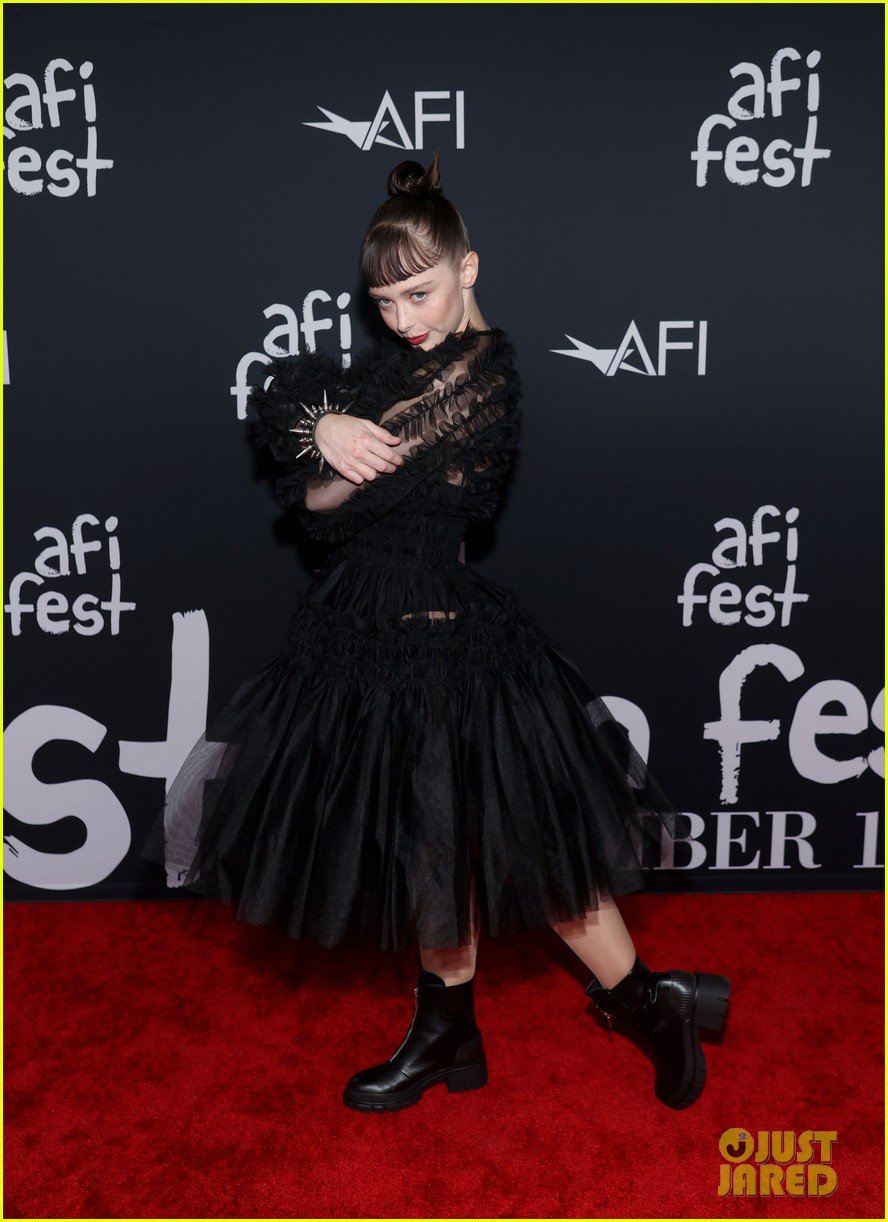 Simon Rex, Bree Elrod & Suzanna Son Step Out for the Premiere of 'Red ...