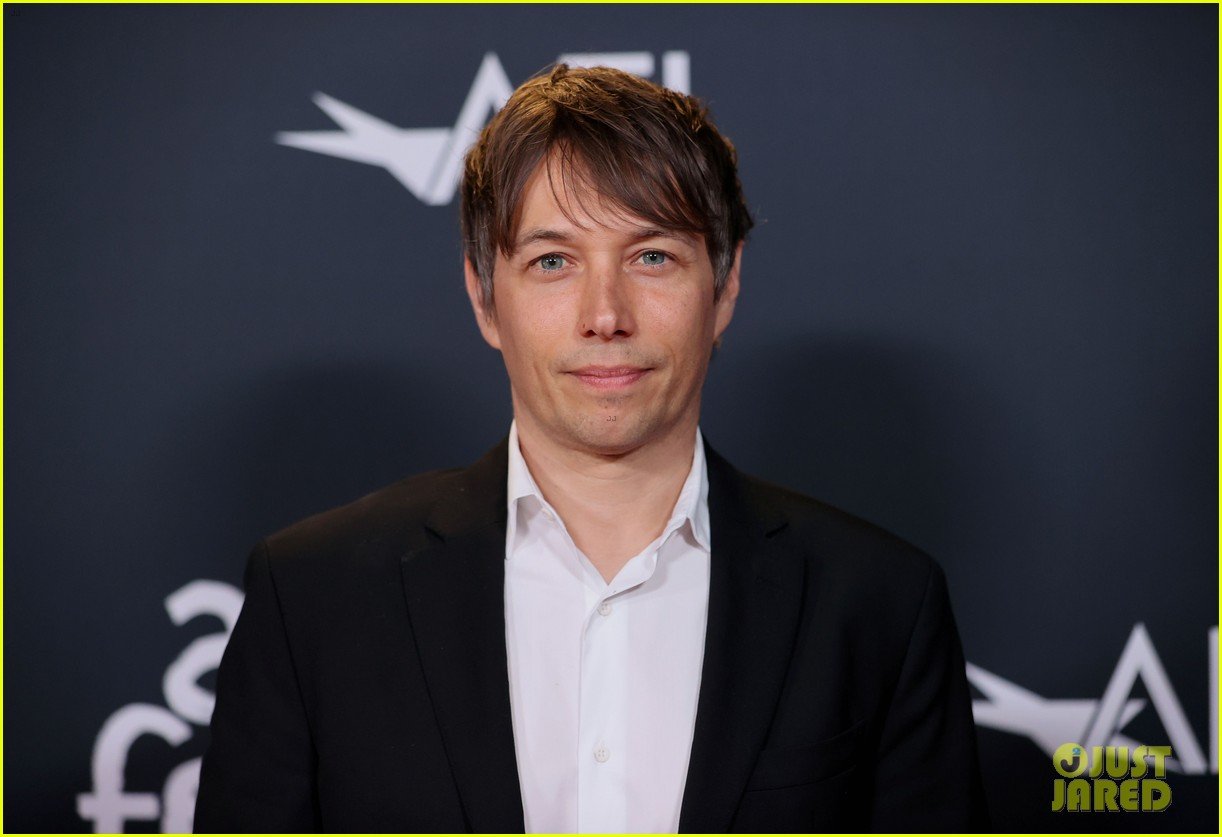 Simon Rex, Bree Elrod & Suzanna Son Step Out for the Premiere of 'Red ...