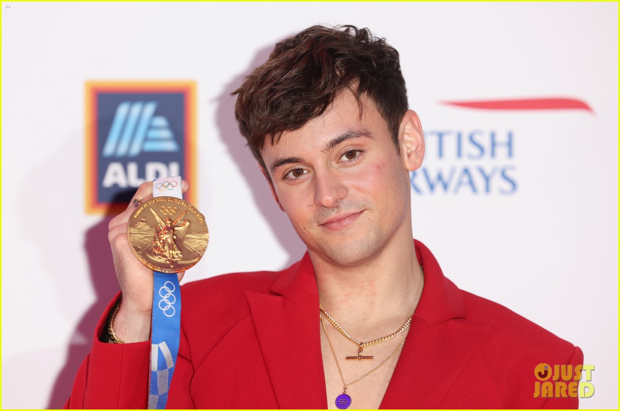 Tom Daley Rocks a Red Suit & Platform Heels for 2021 Team GB Ball ...