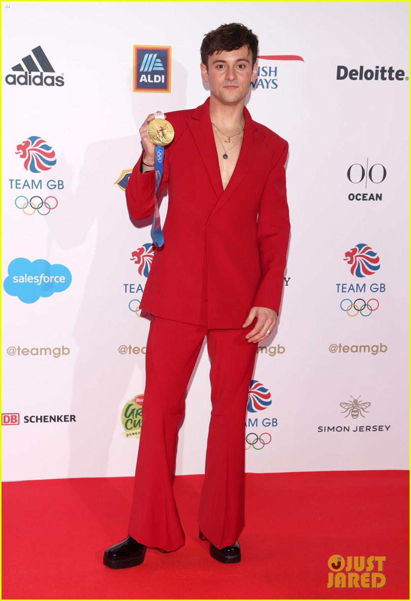 Photo: tom daley team gb ball 2021 09 | Photo 4667658 | Just Jared ...