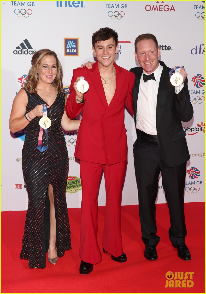 Tom Daley Rocks a Red Suit & Platform Heels for 2021 Team GB Ball ...