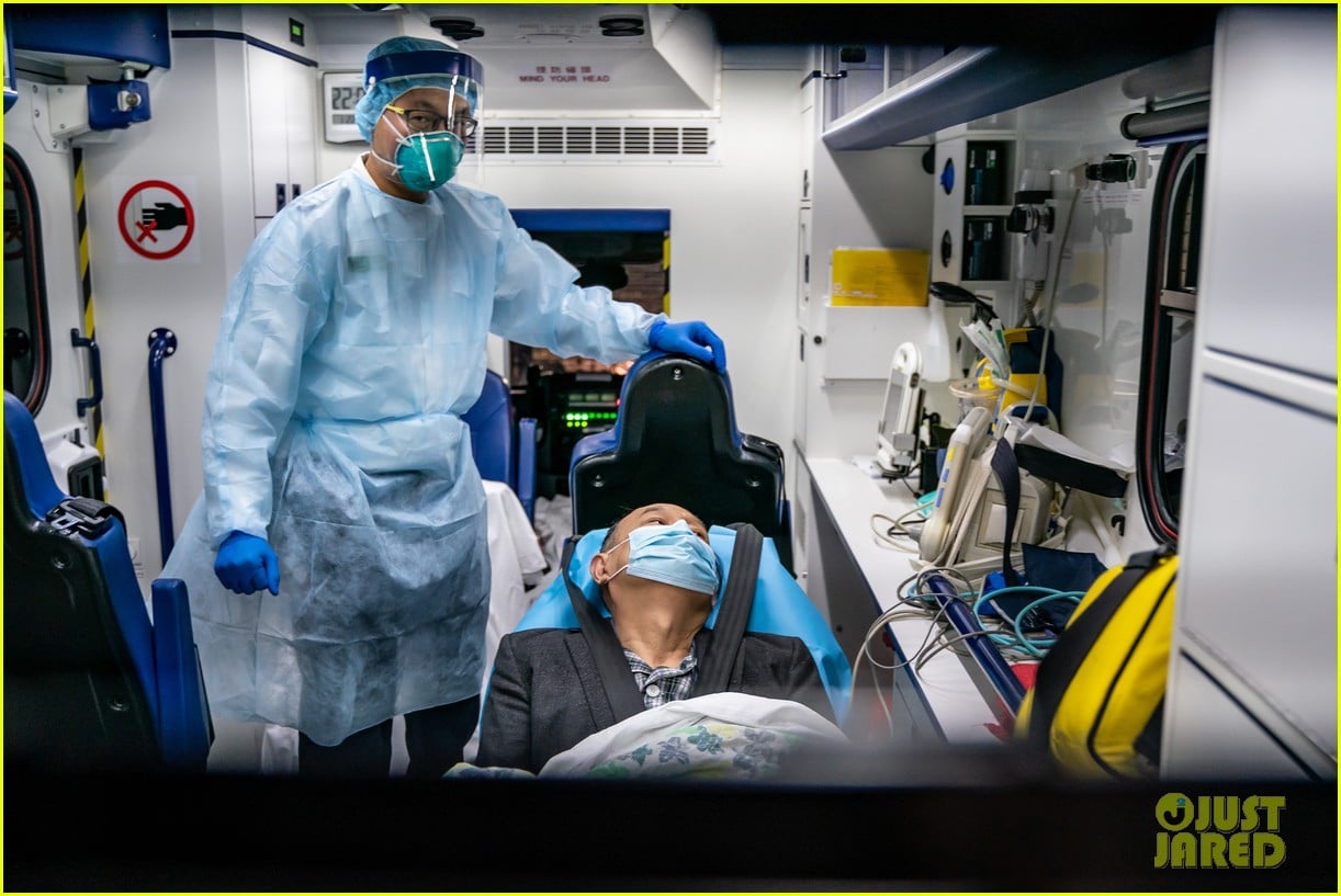 CDC Defends Controversial New COVID-19 Isolation Guidelines: Photo ...