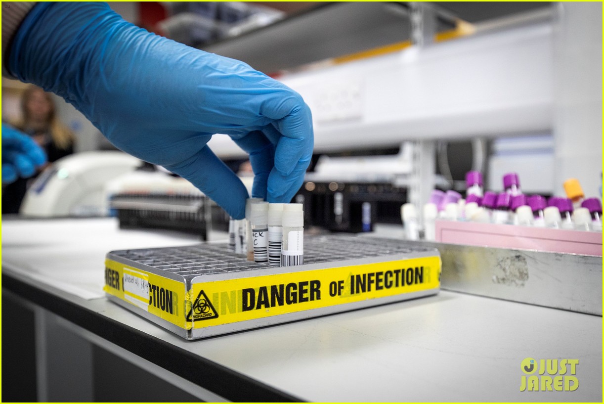 CDC Defends Controversial New COVID-19 Isolation Guidelines: Photo ...