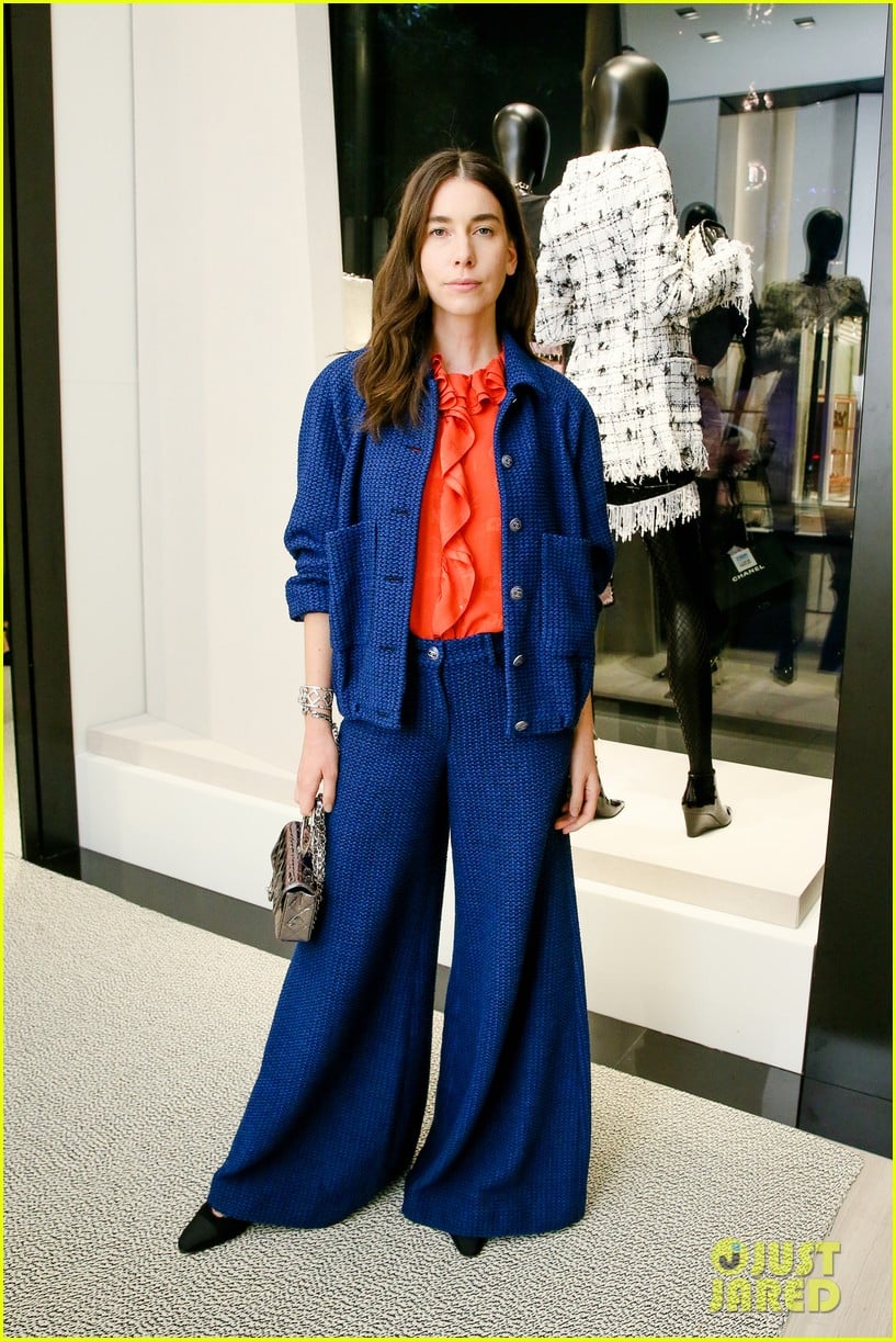 'Licorice Pizza' Star Alana Haim Joins Her Sisters at Chanel's Miami ...