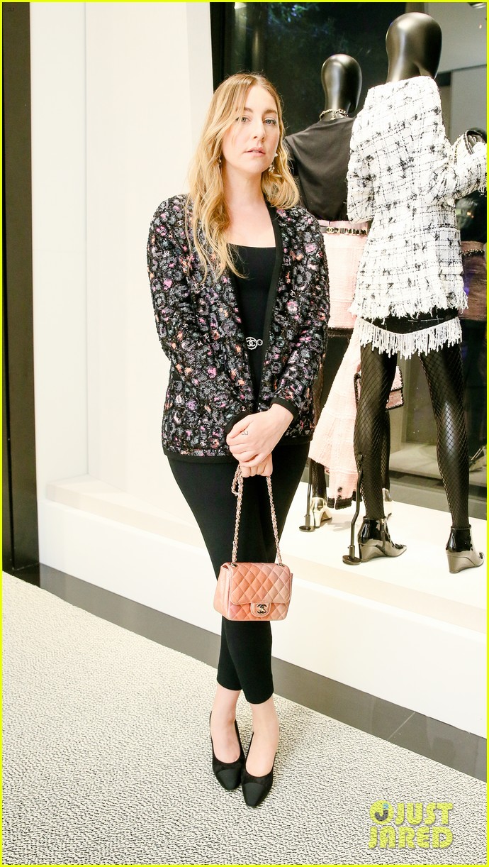 'Licorice Pizza' Star Alana Haim Joins Her Sisters at Chanel's Miami ...