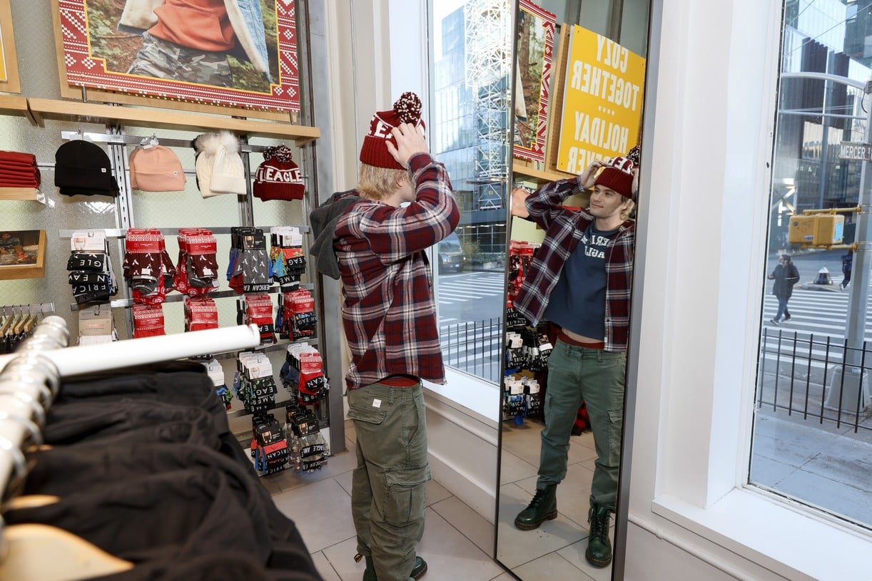 Chase Stokes & Madison Bailey Meet Up With Addison Rae for American ...