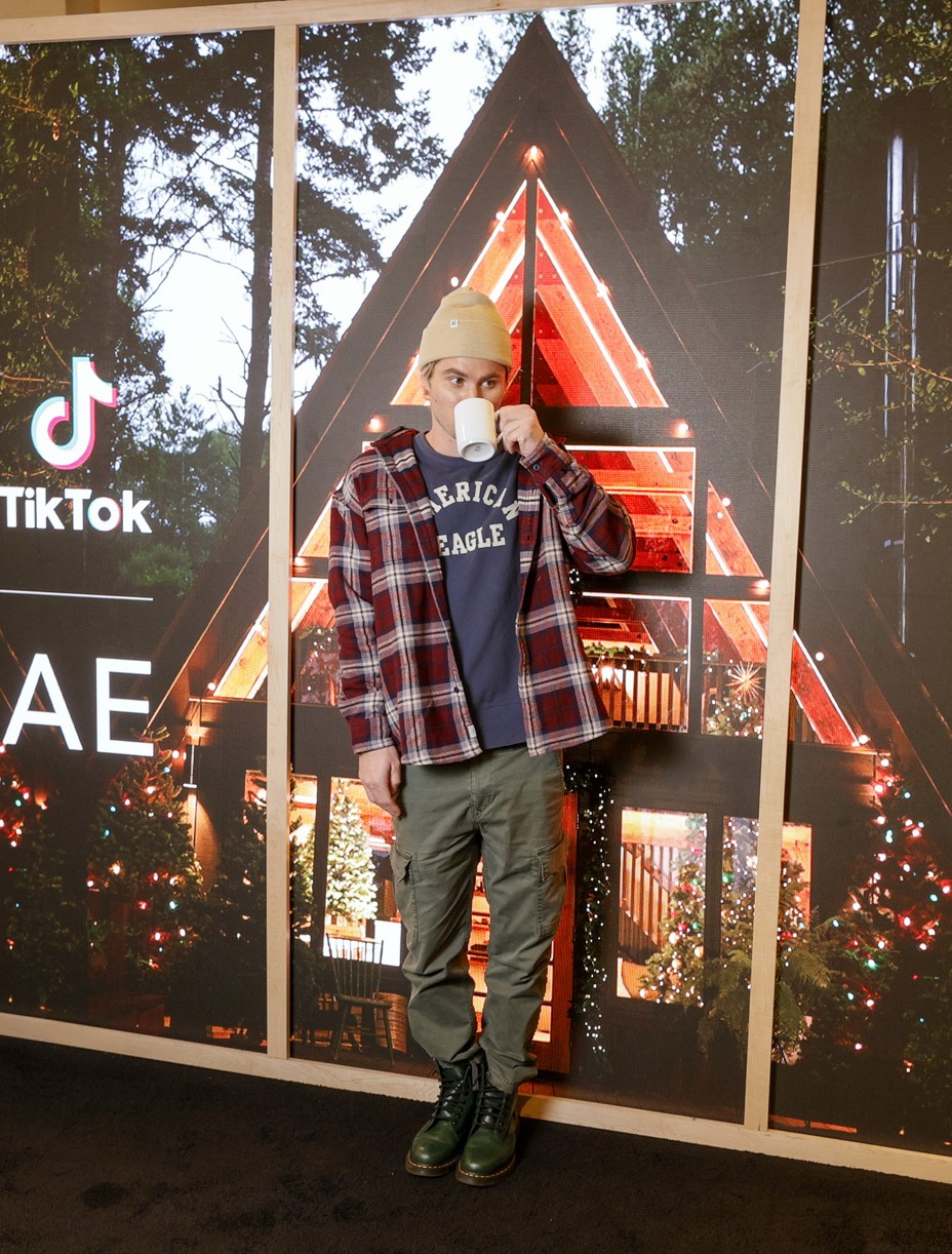 Chase Stokes & Madison Bailey Meet Up With Addison Rae for American ...