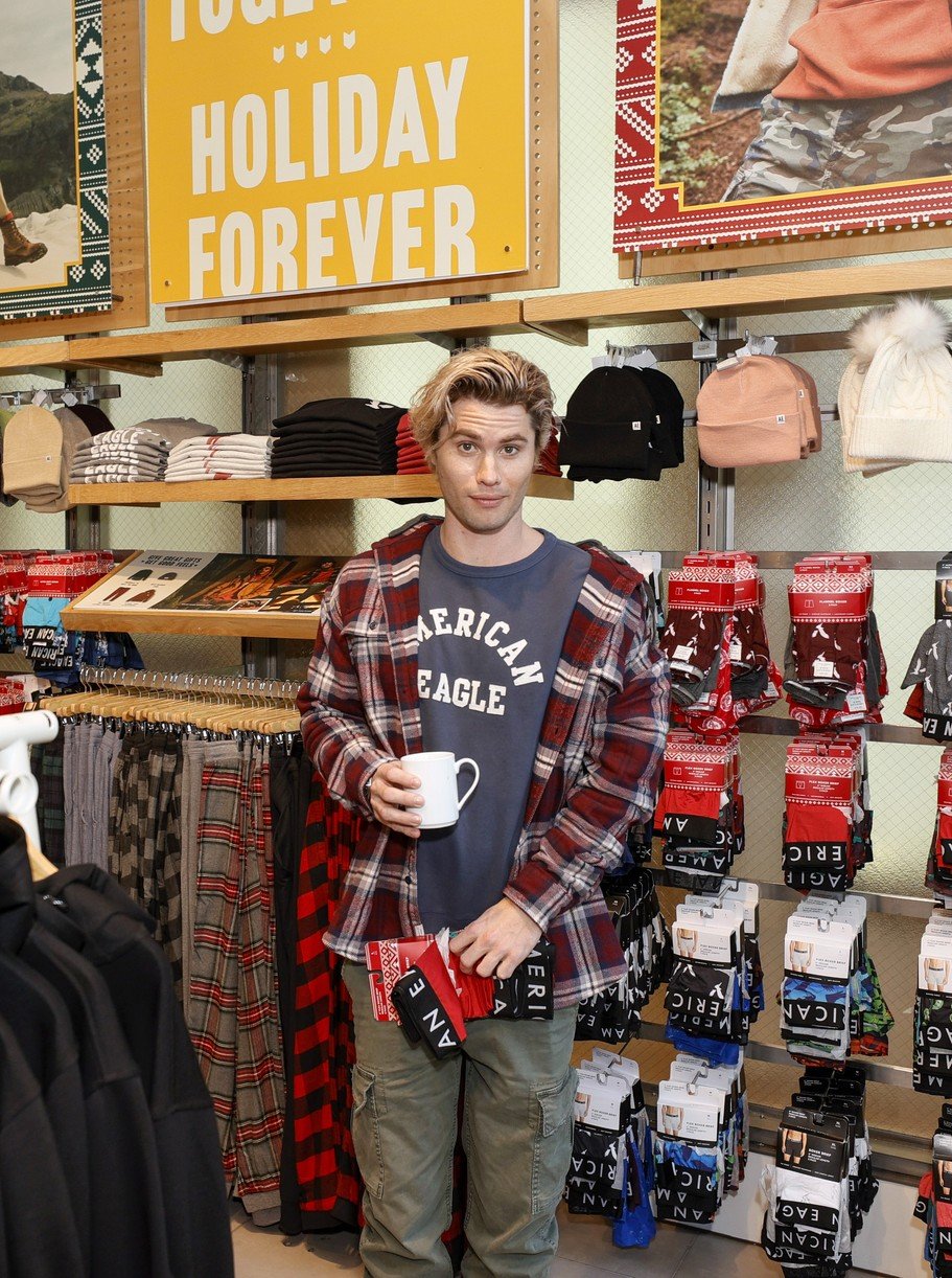 Chase Stokes & Madison Bailey Meet Up With Addison Rae for American ...