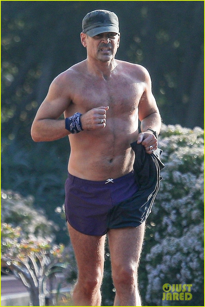 Colin Farrell Runs Laps Shirtless for His Sunday Workout!: Photo ...