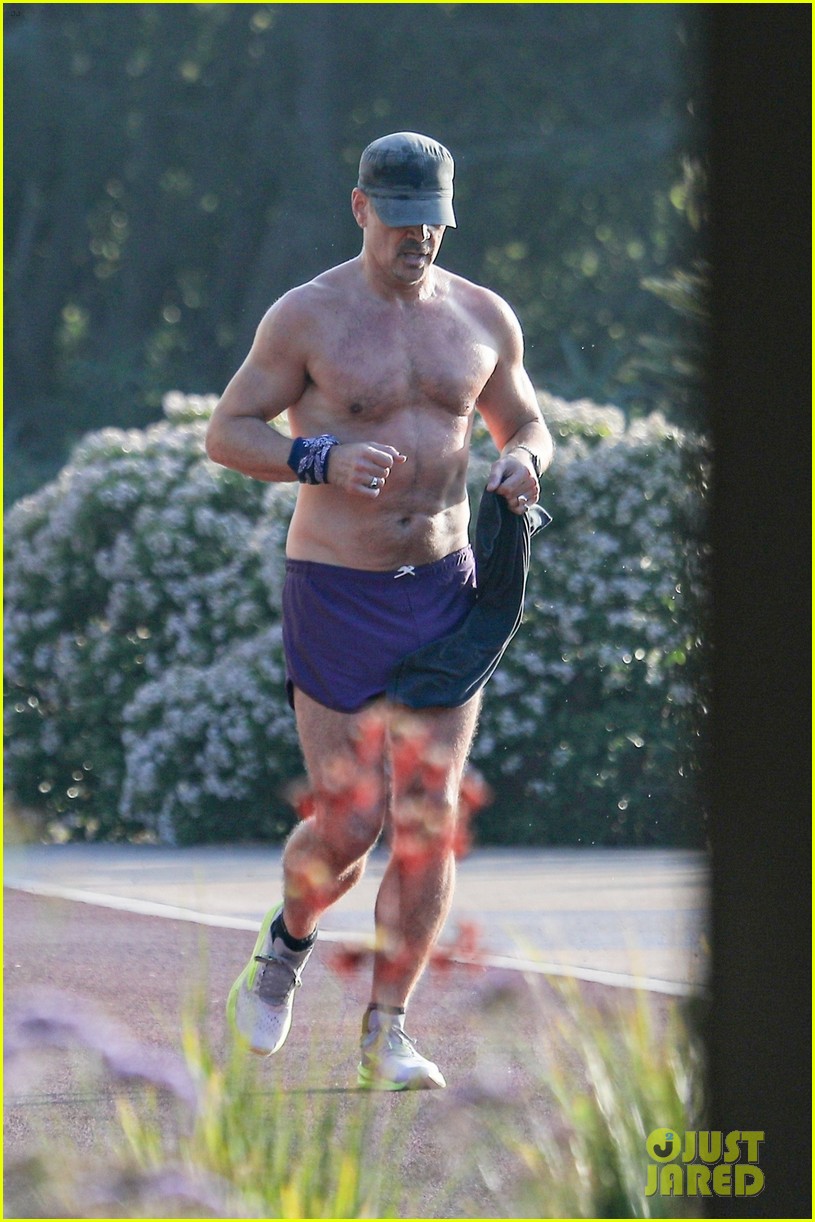 Colin Farrell Runs Laps Shirtless for His Sunday Workout!: Photo ...